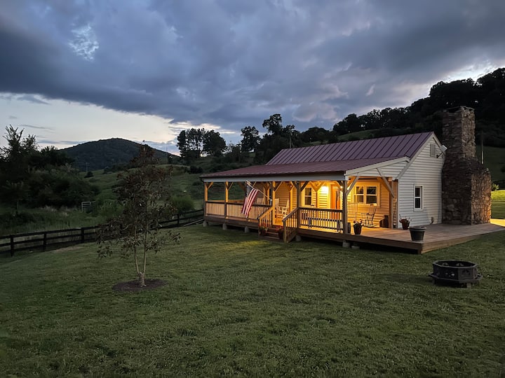 Moreland Farm Cottage! / 265 Acre Farm Retreat - Marshall, VA