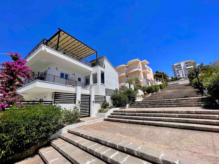Villa Gem With Seaview Rooftop & Bbq - Saranda
