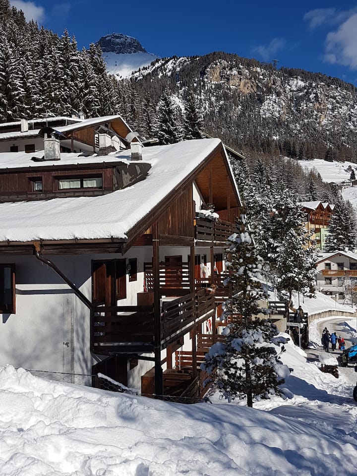 Panoramico Trilocale Campitello Di Fassa - Canazei, TN, Italie