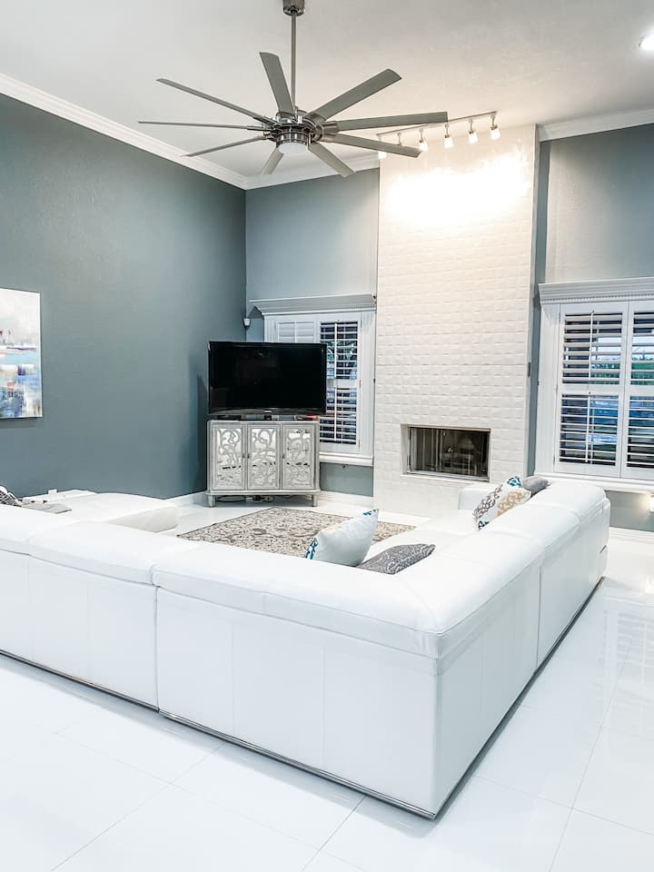 *Westside Stylish Room #2, Private Bath, Near I-10 - 