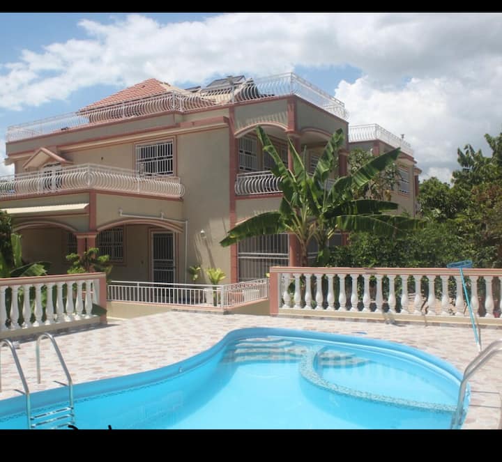 Poolside 3 Floor Villa - Haiti