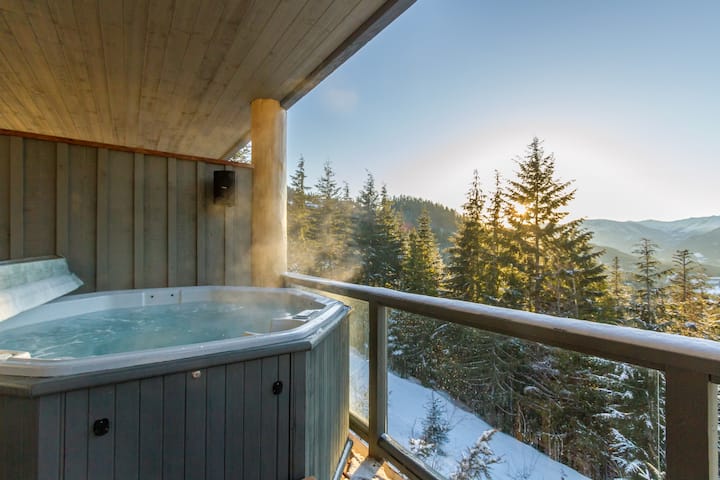 Ski In/out, Views, On Skirun, Private H/t & Garage - Whistler