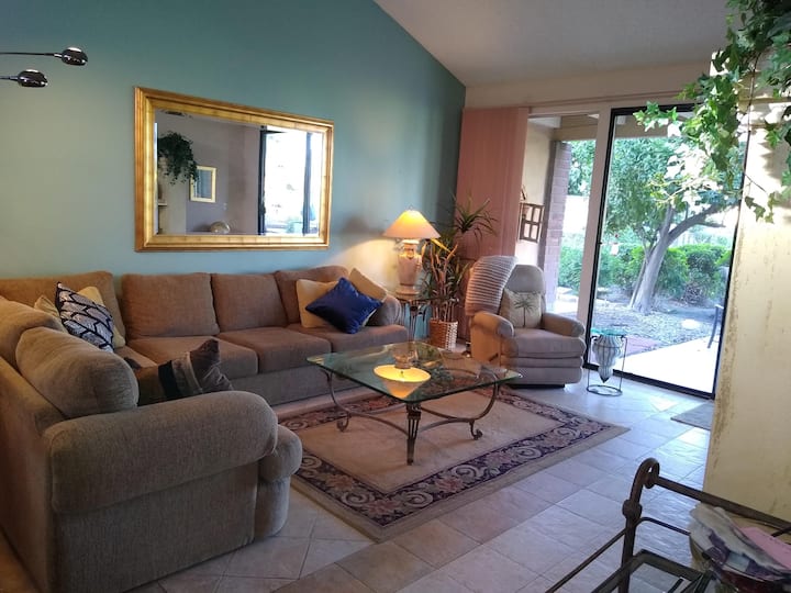 Desert Retreat With Pools, Jacuzzis. - Rancho Mirage, CA
