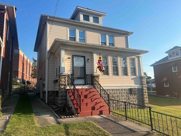 Spacious Parkside Oasis! - Cumberland, MD