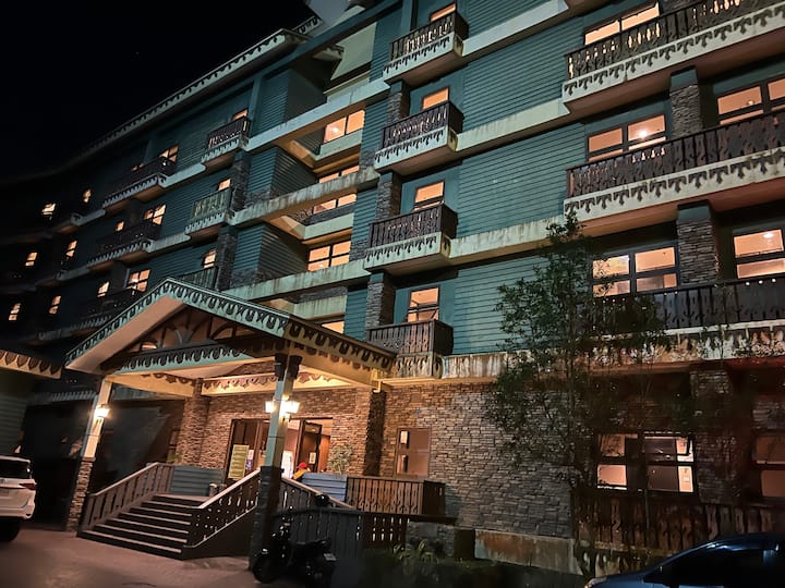 Tagaytay Crosswinds Spacious 47sqm Swiss Vibes - Tagaytay