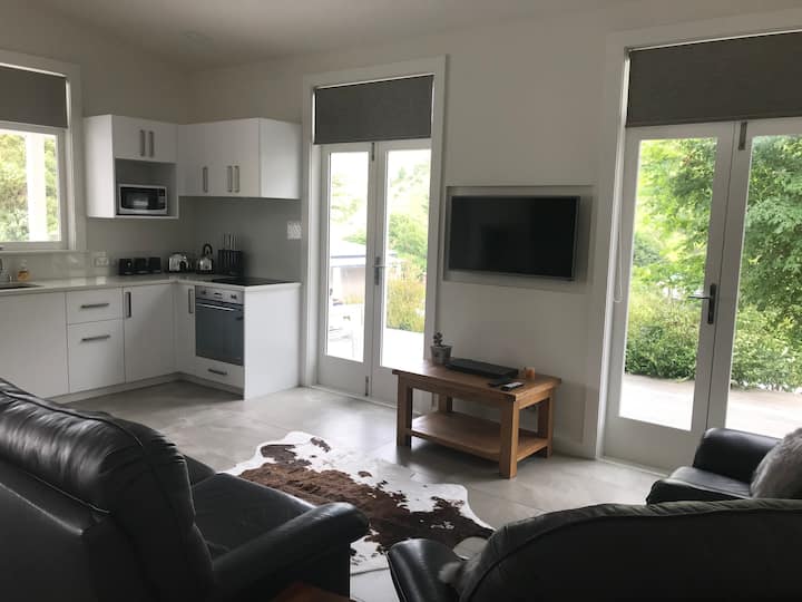 Ohariu Alpaca Farmstay - Be A World Away! - Wellington