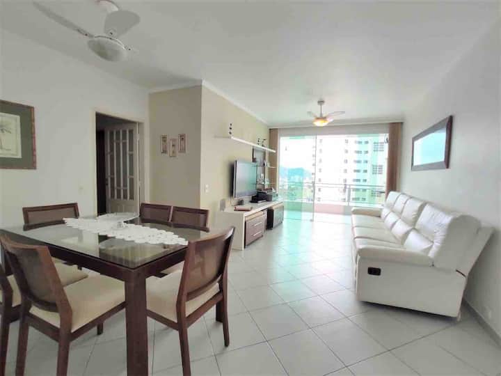 Apartamento Amplo,aconchegante Em Prédio Tranquilo - Guarujá