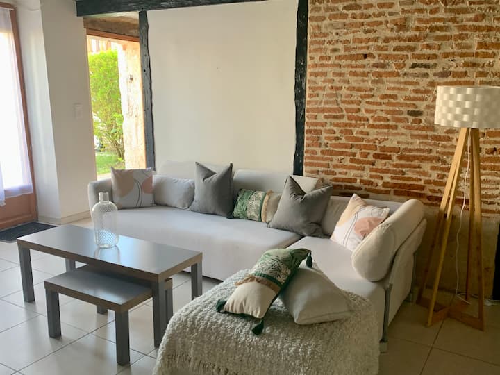 Jolie Maison Avec Cheminée, à La Campagne - Carmaux