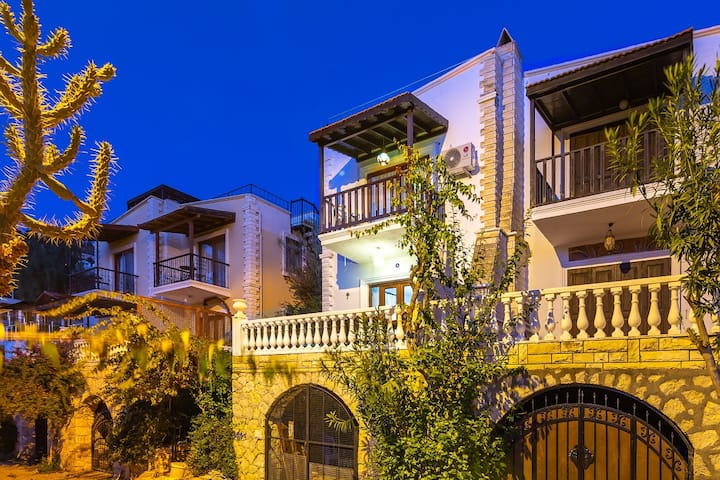 Aimee’s House-spacious 2 Bedroom Villa - Sleeps 4 - Kalkan