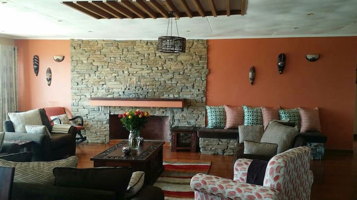 Amazing Villa With Private Pool & Mountain Views - Kenya