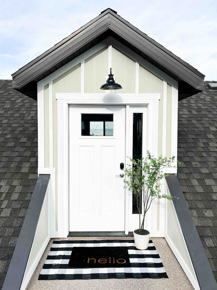 Mountain View Room From The Roof, With Hot Tub - Sandy, UT