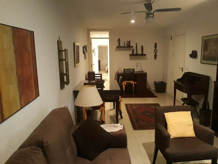Apto 2 Cuartos + Living A 1 Cuadra Playa Pocitos. - Montevideo