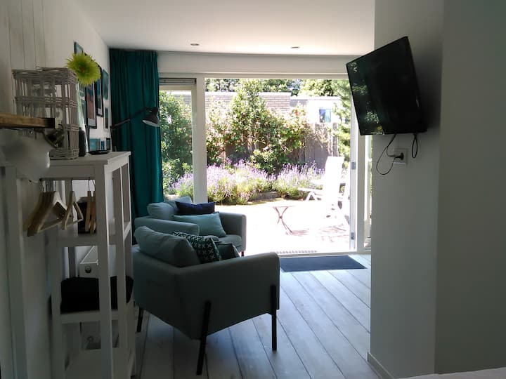 Bas, Strandhuisje Op 900 Meter Van Zee & Strand! - Callantsoog