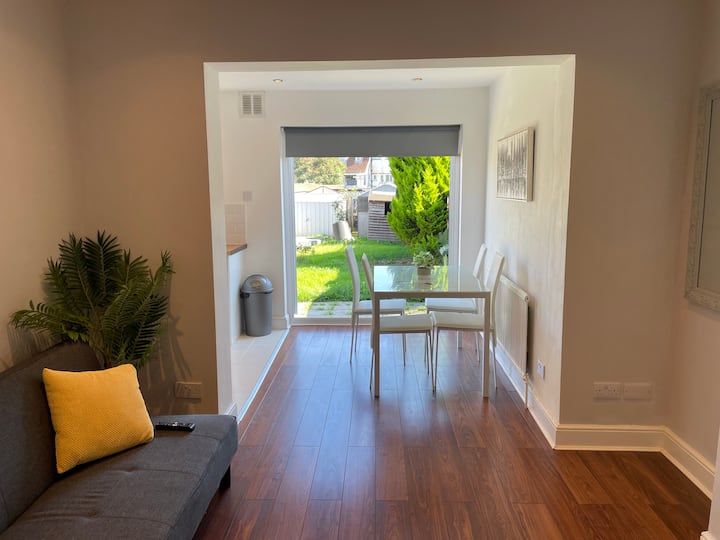 Entire Lux Ground Floor Apartment In Watford - St Albans