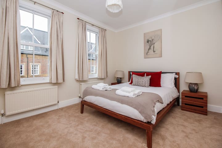 ★Spacious Townhouse In Center Near Train Station★ - Oxford