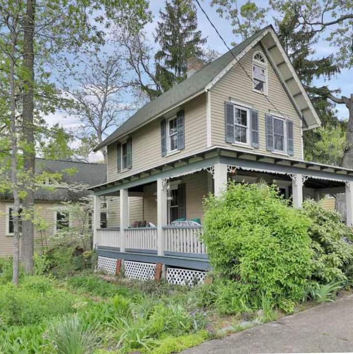 Island Heights Victorian Beauty For Longer Stays - Toms River, NJ