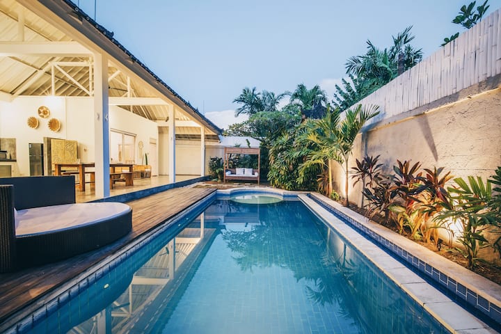 Free Pick-up / Seminyak 2bdr Villa With Big Pool - Seminyak