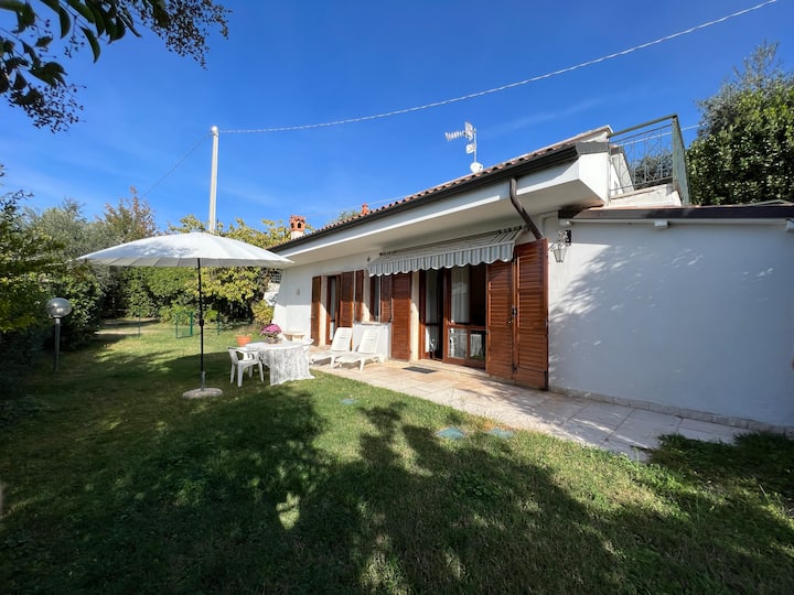Casa Vacanza 
Agli Ulivi 
Lazise Lago Di Garda Vr - Lazise
