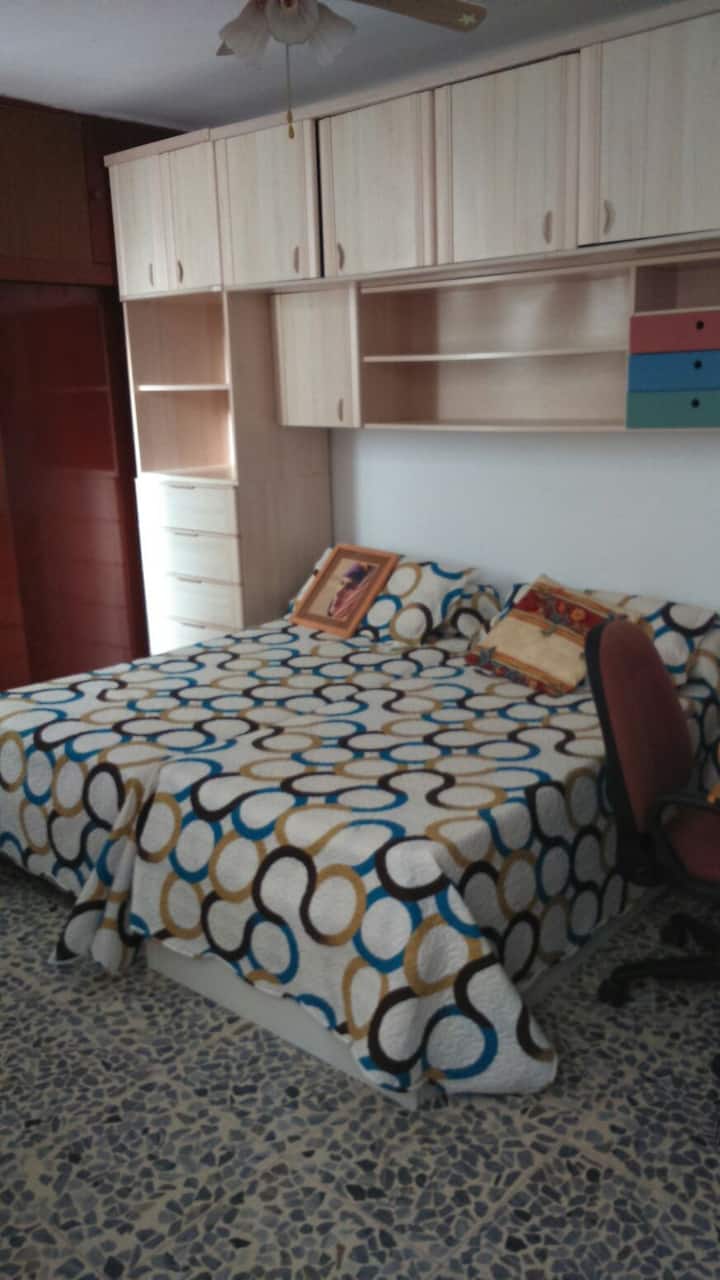 Habitacion Doble Muy Luminosa. - カディス