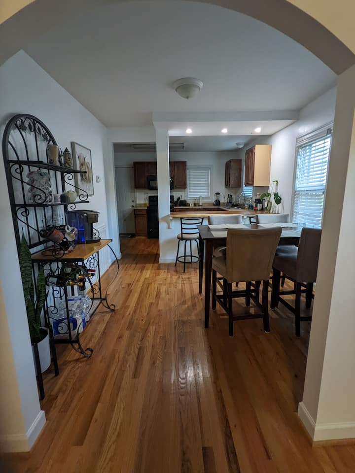 Large Room-near Downtown (Private Bathroom) - Spartanburg, SC