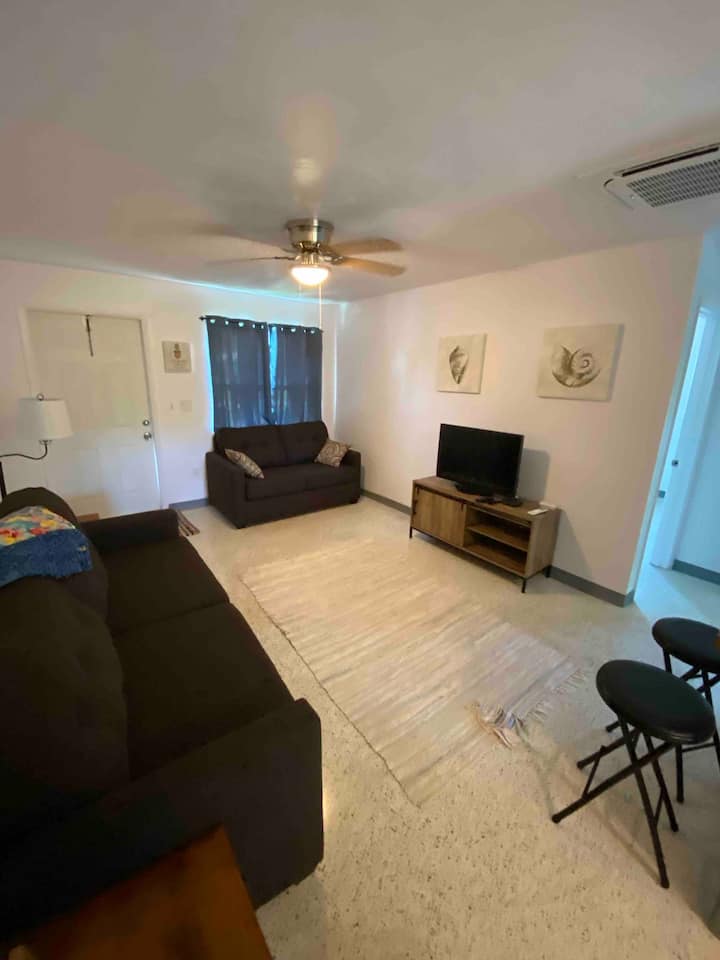 Treasure Coast Hideaway - Close To Everything - Fort Pierce, FL