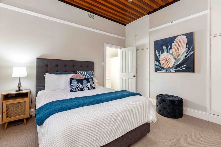 Charming Central Cottage. - Wagga Wagga