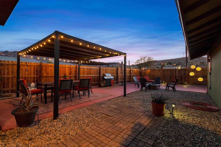 Near Joshua Tree Nat’l Park Entry W/hot Tub & Pit - Twentynine Palms, CA