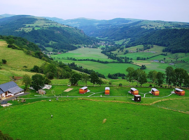 Chambre 3 Clés à 1 Km De Salers Dans Le Cantal - Salers