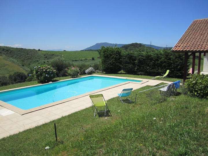 Maison Basque Avec Piscine Et Vue Exceptionnelle - Urrugne