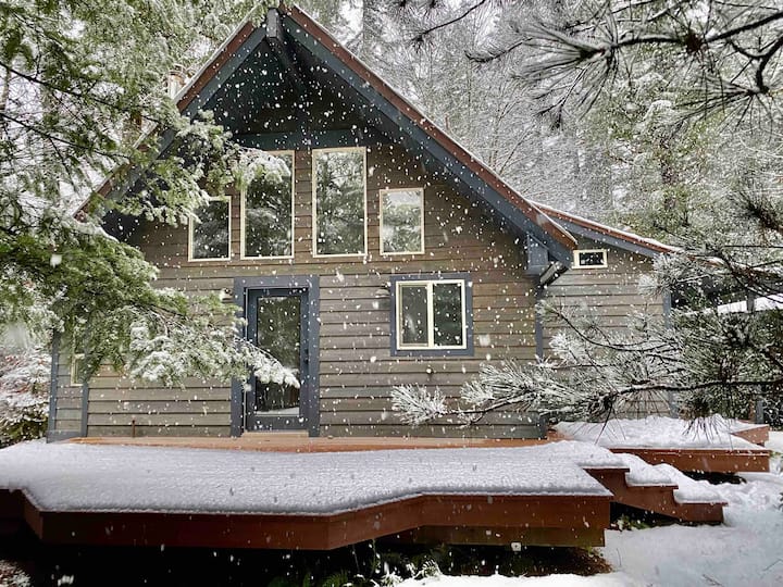 Cowboy Mt. Lodge : Ev Charger, Hot Tub, Generator - Skykomish, WA