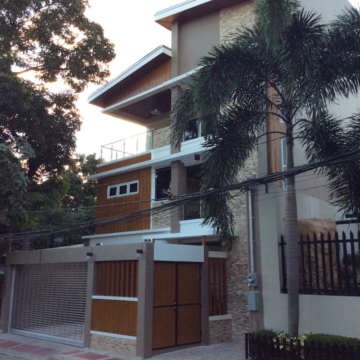 2-bedroom Apartment (55m2) In Safe Residence - Quezon City
