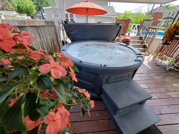 Niagara Getaway Room #2 In Welland Ontario - Welland