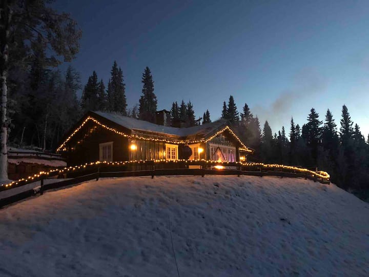 Romslig Hytte Med Anneks , Boblebad Og Ski In/out - Norway