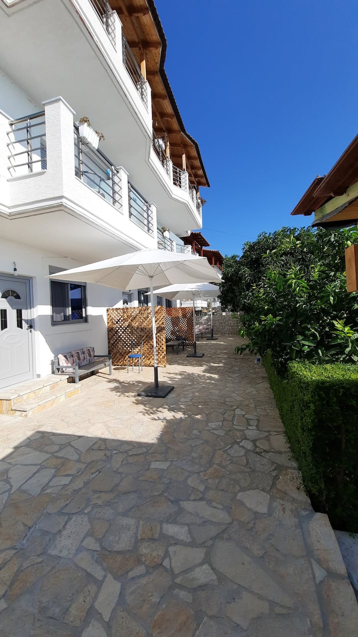 Eduard Apartaments  3 - Piqeras