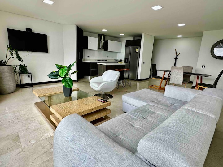 702 Vista Agradable, Apartamento Familiar - Envigado
