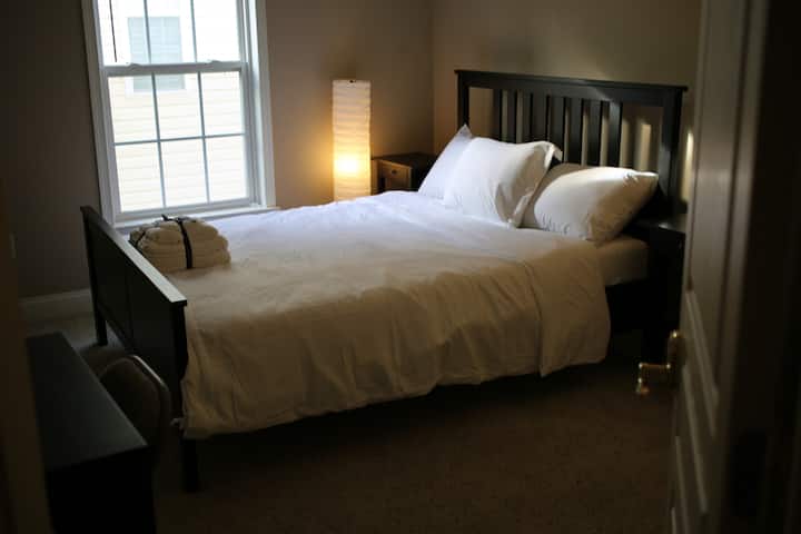Private Queen Bedroom Between Dc & Baltimore - Maryland (State)