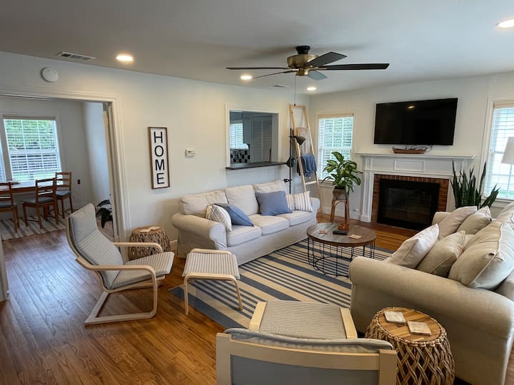 College Hills Cottage - Walking Distance To A&m! - College Station, TX