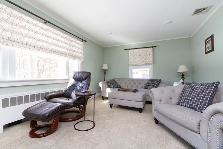 Convenient To Nyc And The Hamptoms - Patchogue, NY