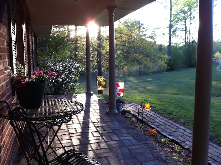 A Chunk Of Country Living In The Middle Of Town - Tuscaloosa, AL