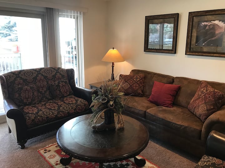 The "Cora-belle" - Queen Bedroom - Park City, UT