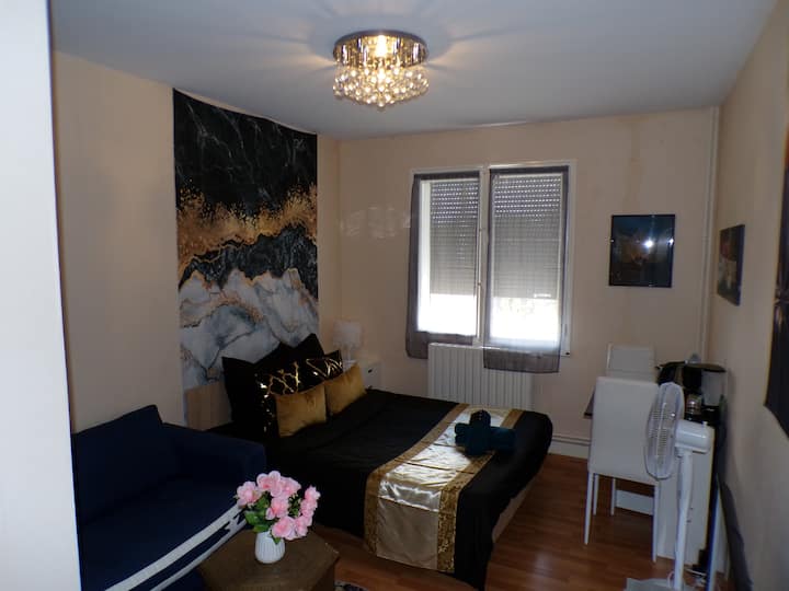 Suite Royale® Dans Votre Maison + Terrasse Privée - Montmorillon