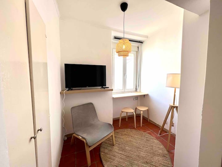 Estoril Studio Retreat - Walk To The Beach - Estoril