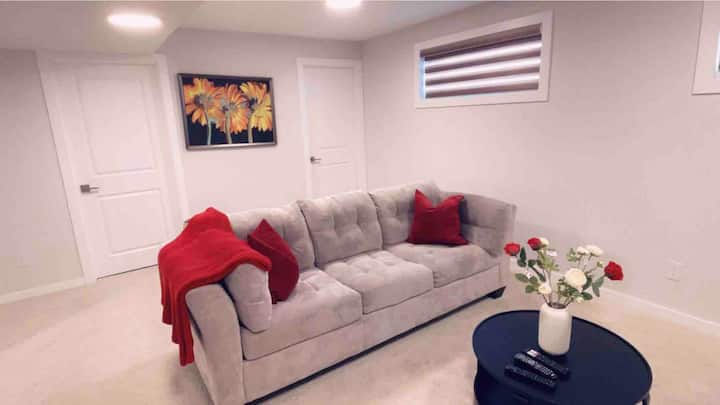 Stunning Newly Built Cozy Suite - Winnipeg