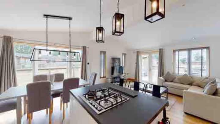 Contemporary 3 Bed Luxury Spa Lodge With Hot Tub - Royaume-Uni