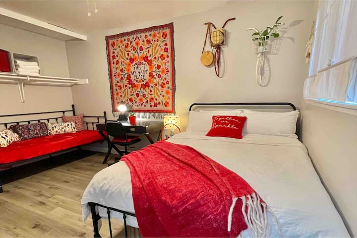 🥤Red Suite🥤prvt Entrance🥤5’ 🚖 To 🏖+Hb Down Town - Costa Mesa, CA