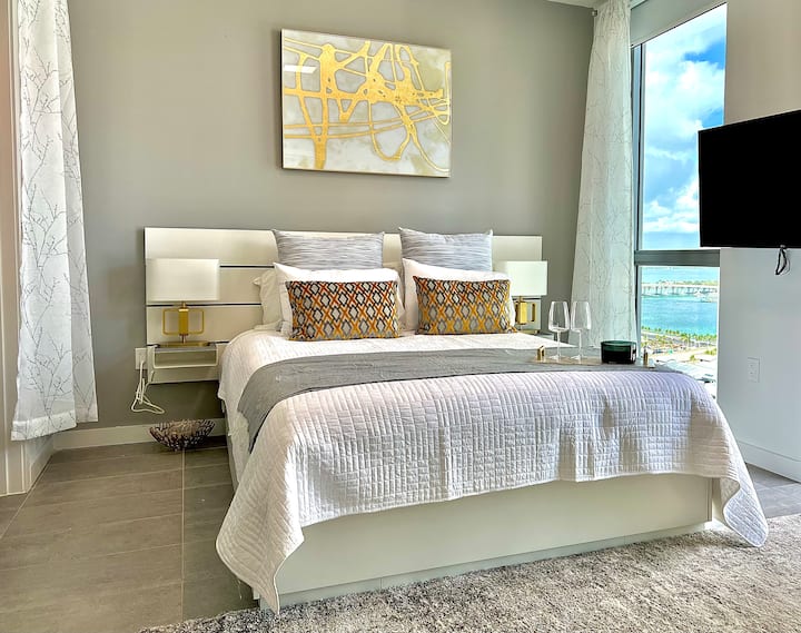Ocean View Studio Pool/gym - Miami, FL