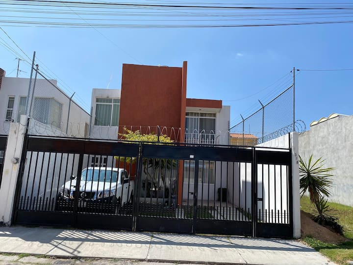 Casa Estupenda Entera Cerca De Todo - Celaya