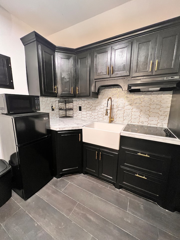 Beautiful Modern Tiny Home - Roma, TX