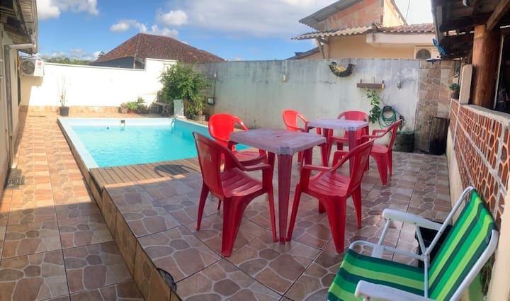 Casa Confortável Com Piscina - Joinville