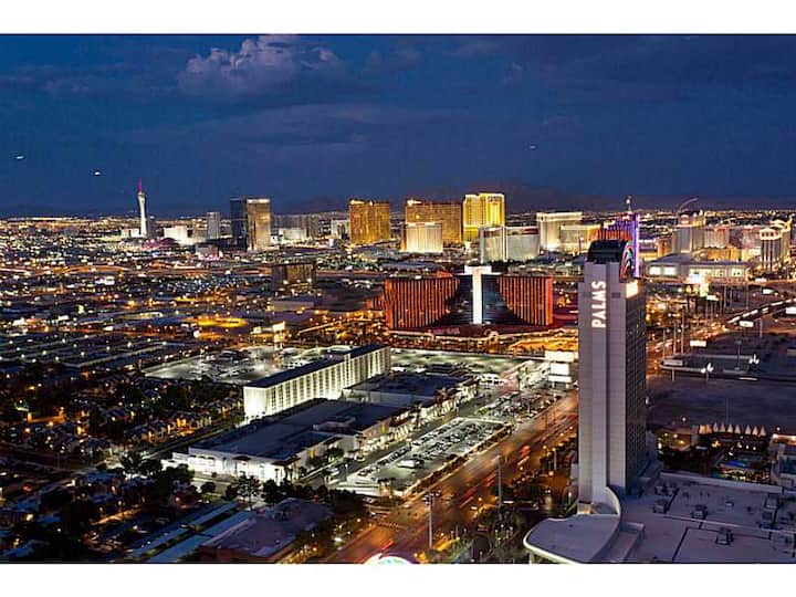 Amazing 38th Flr Palms Place In L Vegas Strip View - Las Vegas, NV